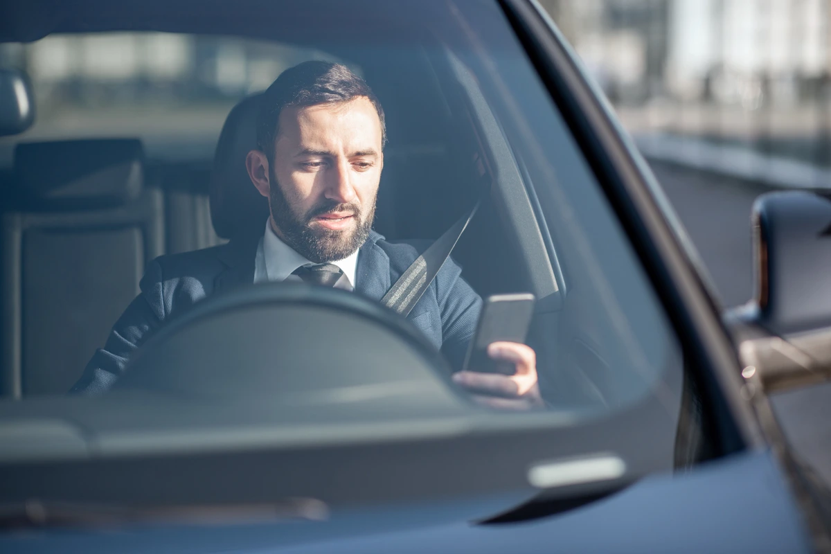 5 Of the Most Common Driving Distractions | Jordan Law